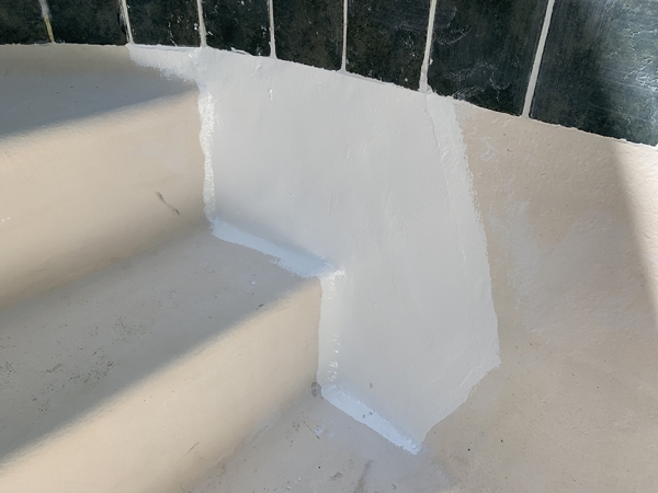Fixing Structural Cracks On A Fiberglass Swimming Pool - The Concrete ...